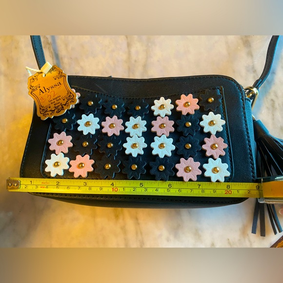 Alyssa | Bags | Alyssa Purse Black And Pink And White Flowers New With ...